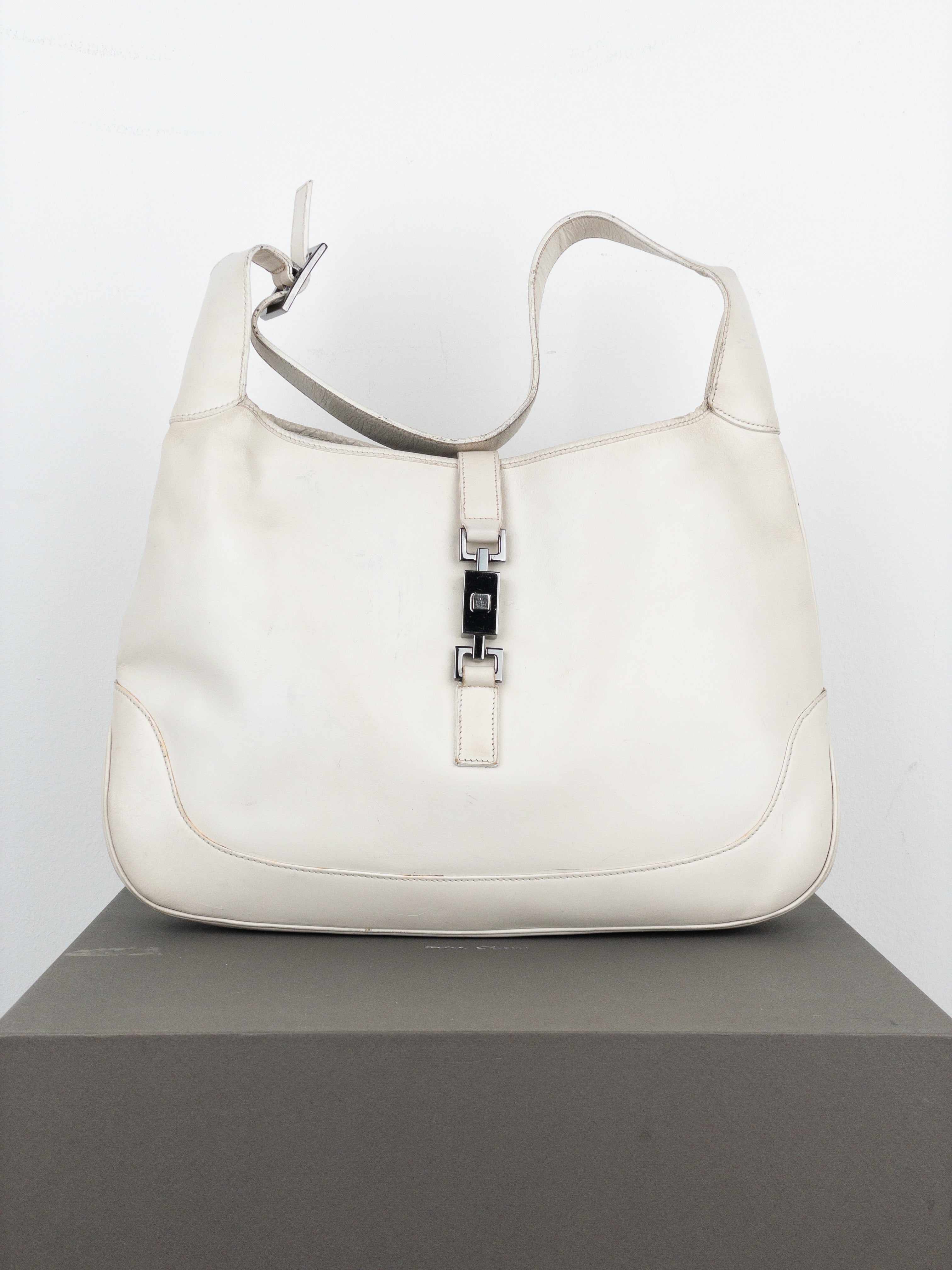 Gucci by Tom Ford 1990s ‘Jackie’ Hobo Shoulder Bag – opening act.